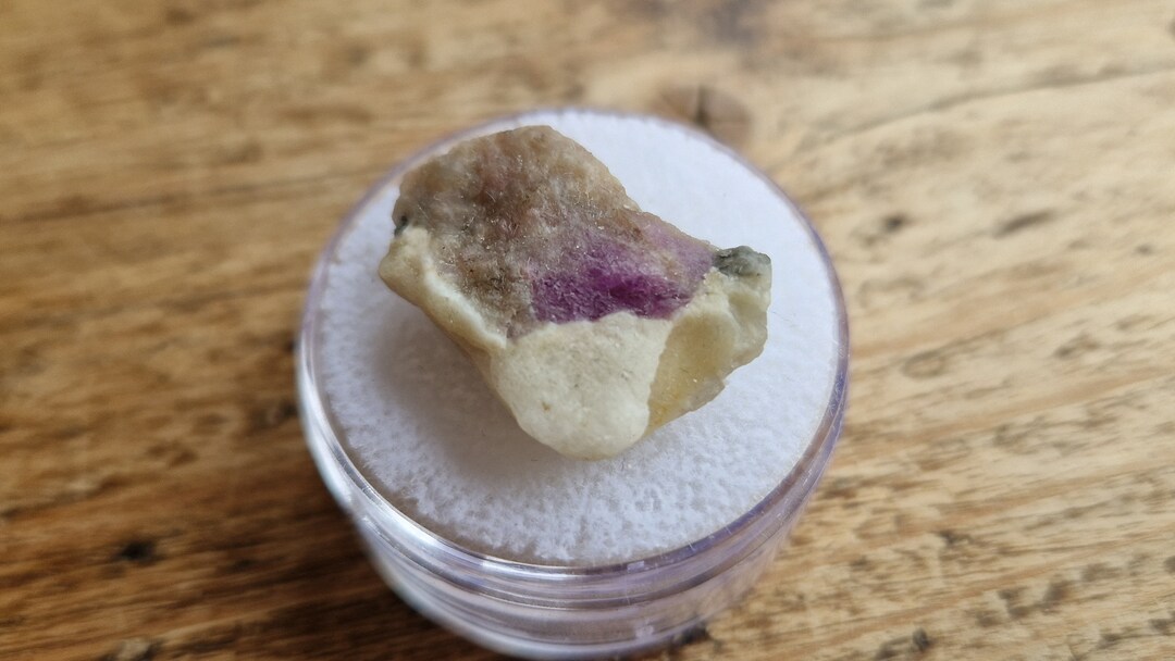 RARE Raw Hackmanite - Fluorescent Crystal - UV Reactive Hackmanite ...