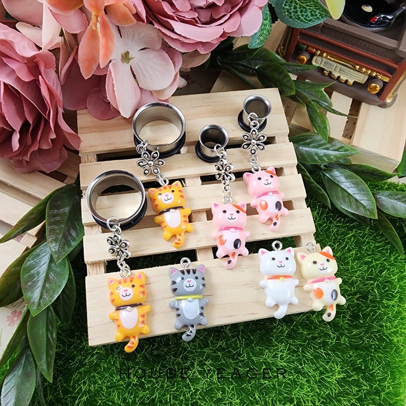 Kawaii Plugs - Etsy