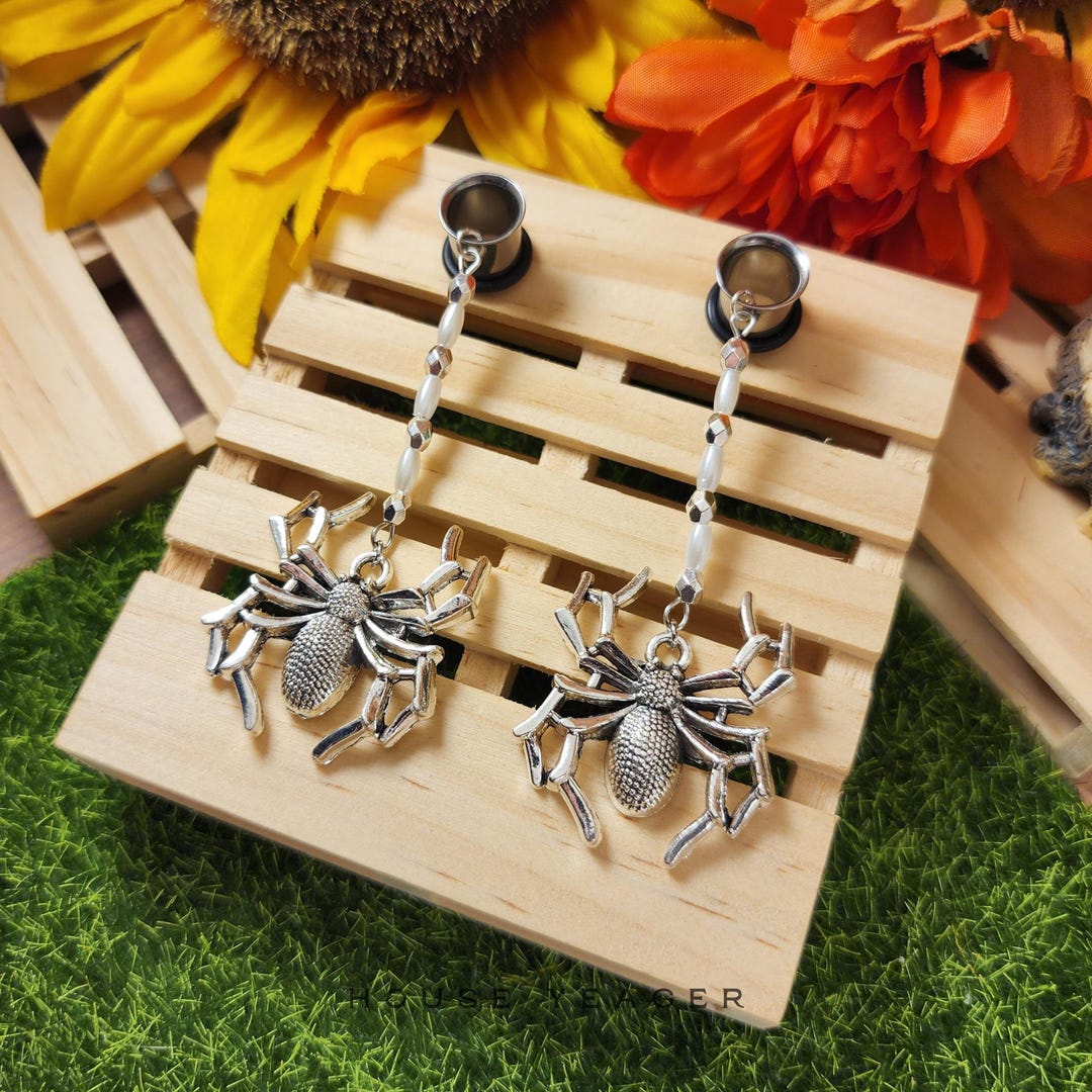 Silver Spider Plugs: Halloween Gauges With Metal Charms and Beads - Etsy