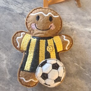 Gingerbread Footballers in Range of Team Colours. - Etsy UK