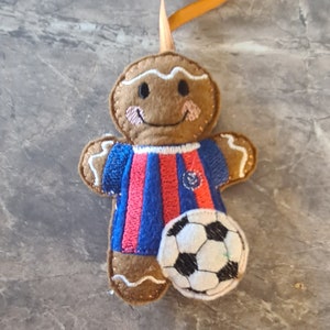 Gingerbread Footballers in Range of Team Colours. - Etsy UK