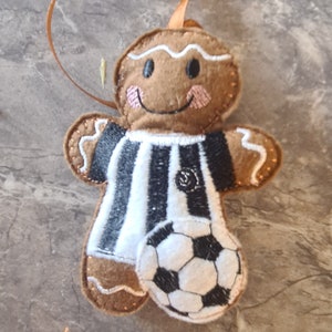 Gingerbread Footballers in Range of Team Colours. - Etsy UK
