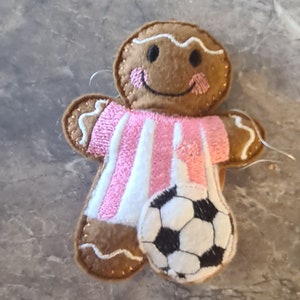 Gingerbread Footballers in Range of Team Colours. - Etsy UK