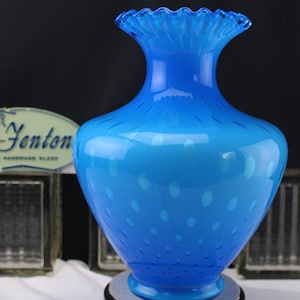 Fenton Art Glass Opaque Blue Overlay Bubble Optic Vase Large Scarce ...
