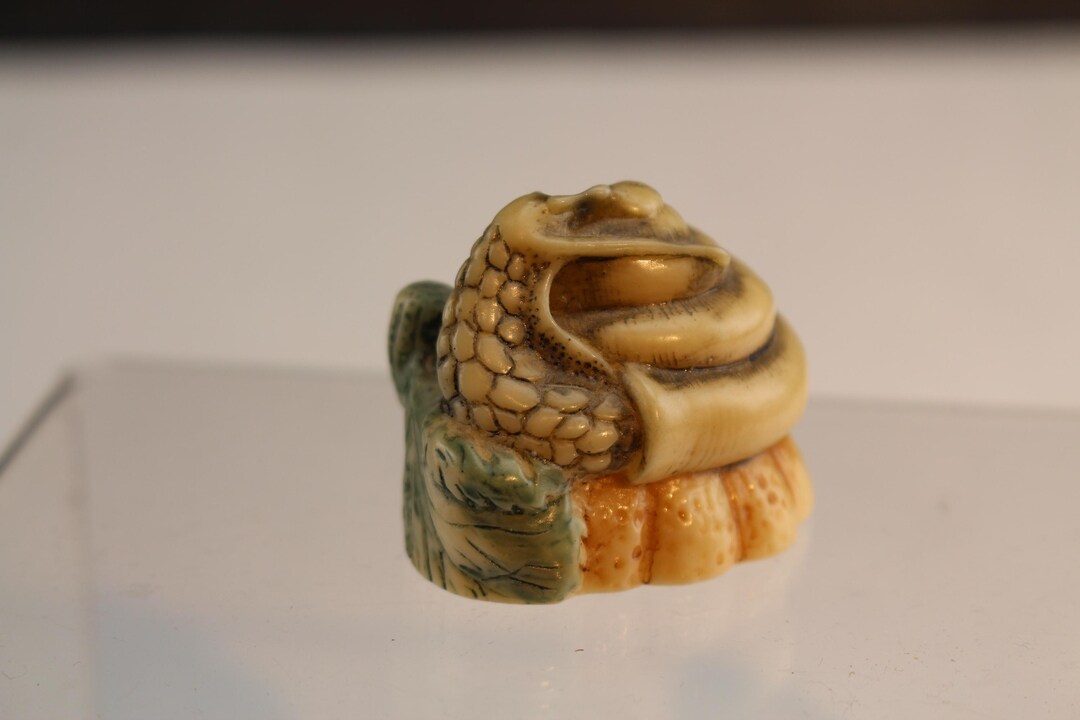 Netsuke Bead Mini Carved Figurine Alabaster Resin Snail-crafts Jewelry ...