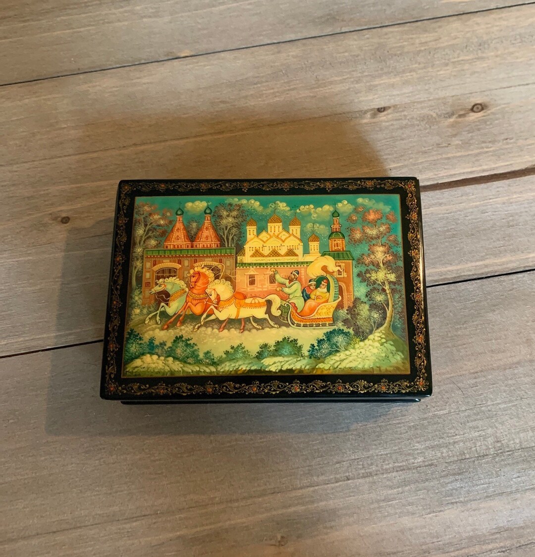 Russian Lacquer Box - Hand-painted Jewelry Box - Signed by Artist - Etsy