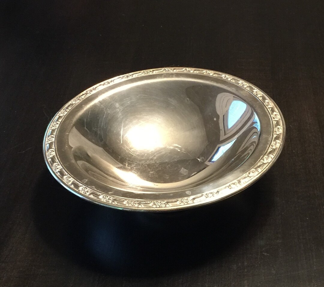 Oneida Silver Plate Compote Candy Nut Dish Pedestal Flowers & Leaf Rim ...