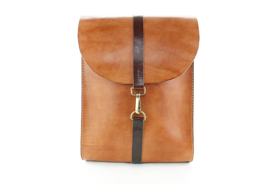 Hand‑sewn Leather Backpack With Carabiner Closure | Artisan Laptop ...
