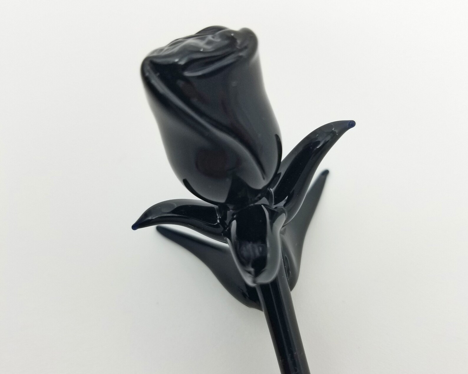 Beautiful Black Glass Rose. Short Stemmed Design. A Unique Peter ...