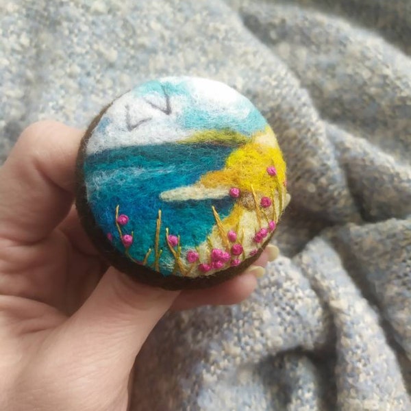 Needle Felted Brooch - Etsy
