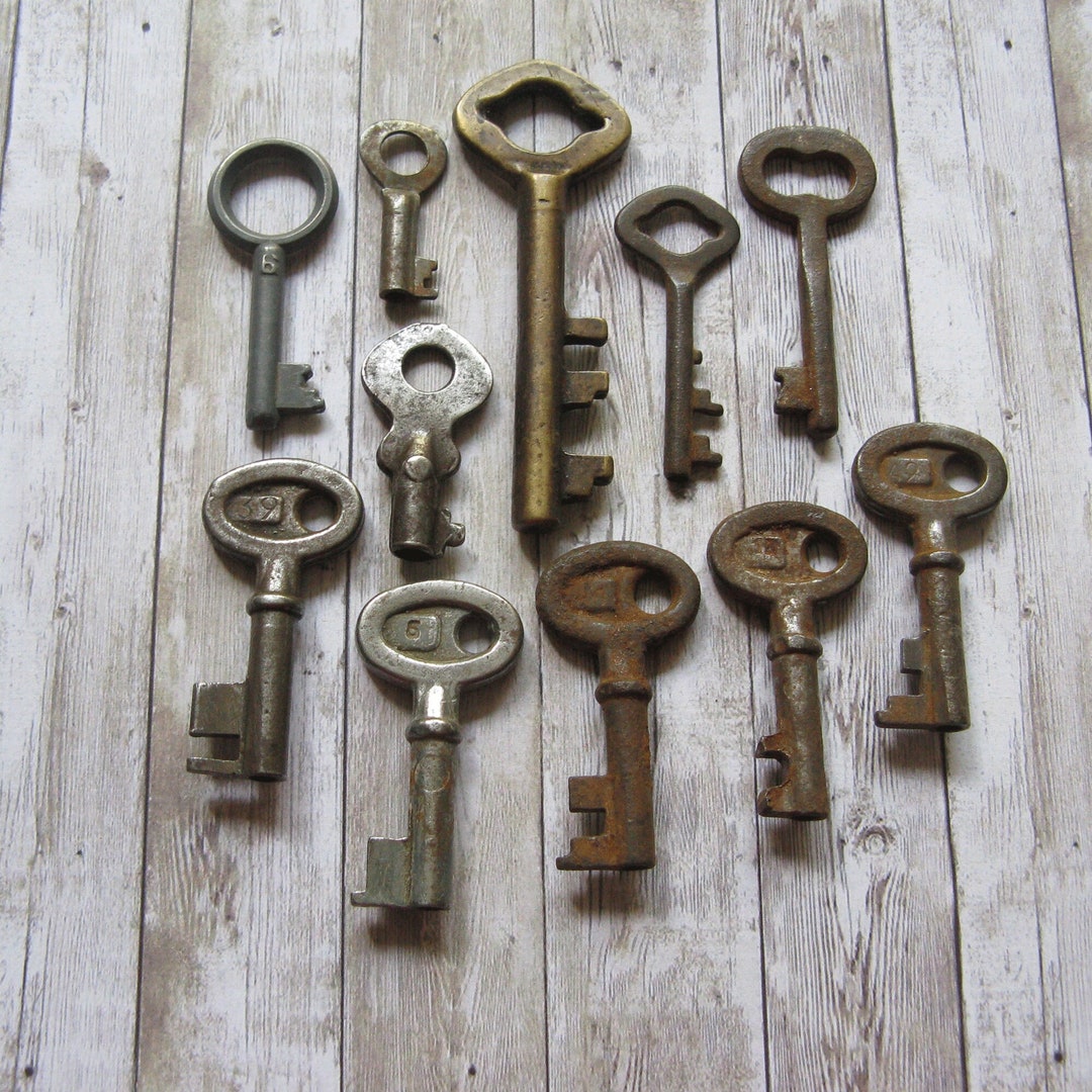 Antique Metal Keys, Skeleton Keys, Jewelry Keys, Unique Keys, Unusual ...