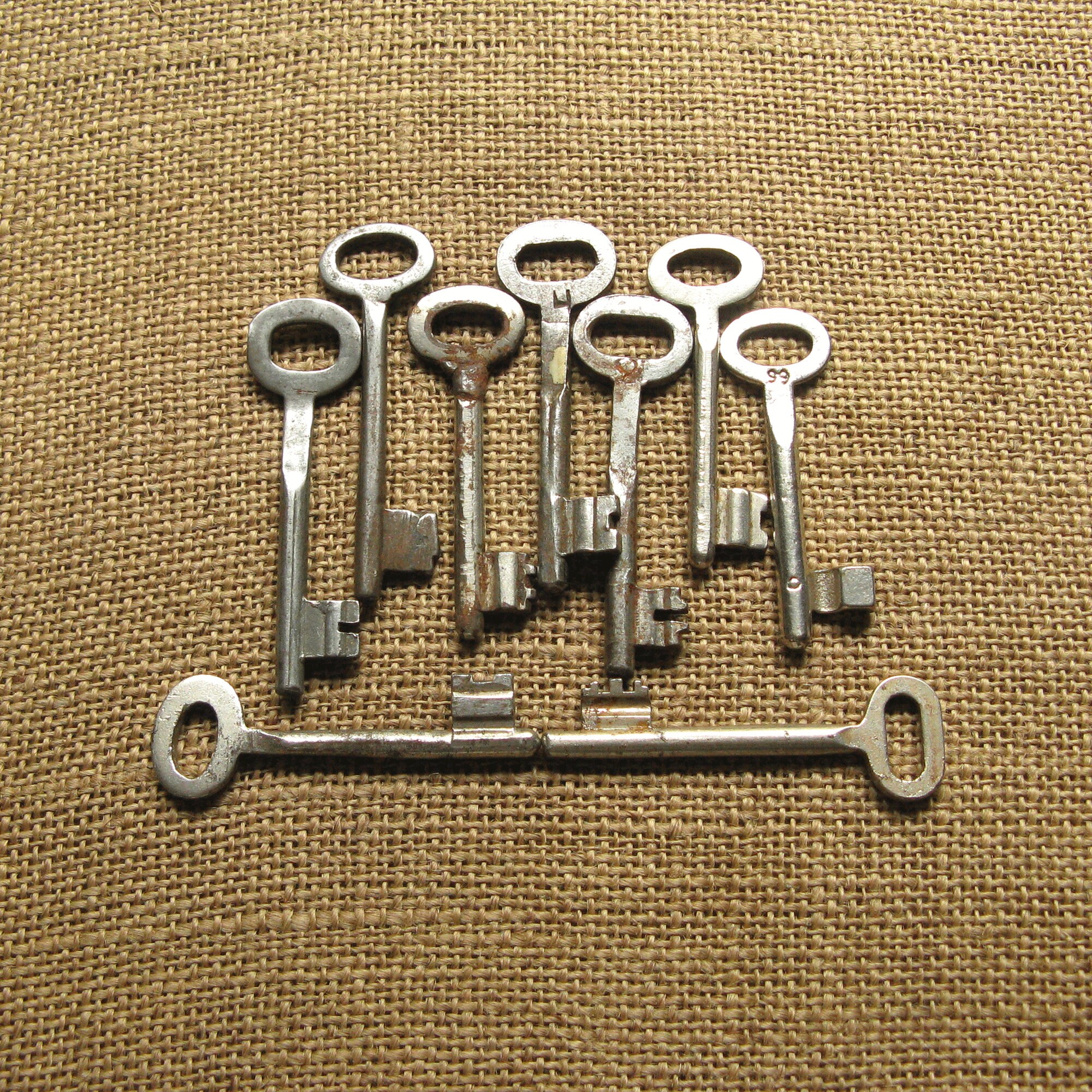 Vintage Metal Keys Rusty Hardware Scrap Craft Supply - Etsy