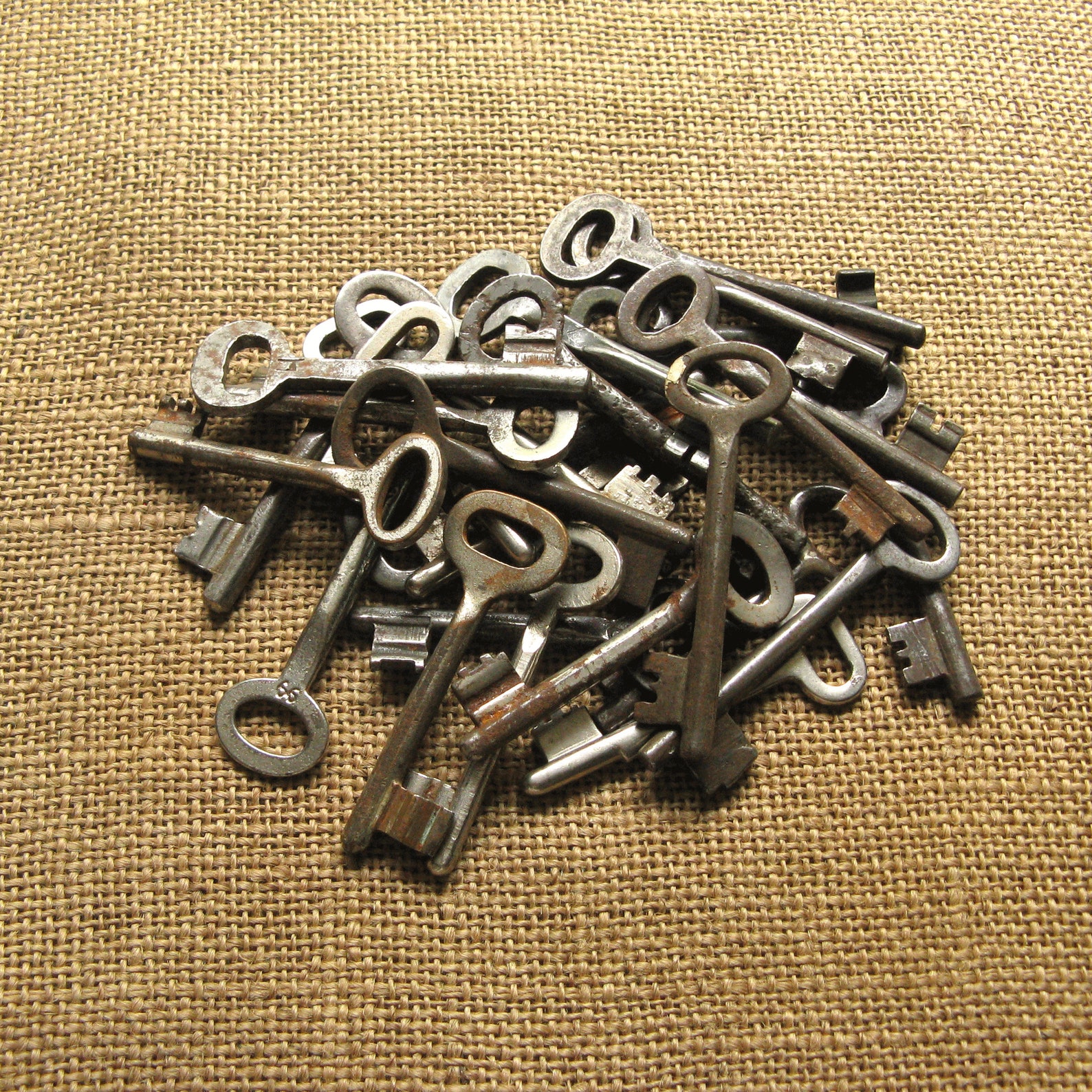 Vintage Metal Keys Rusty Hardware Scrap Craft Supply - Etsy