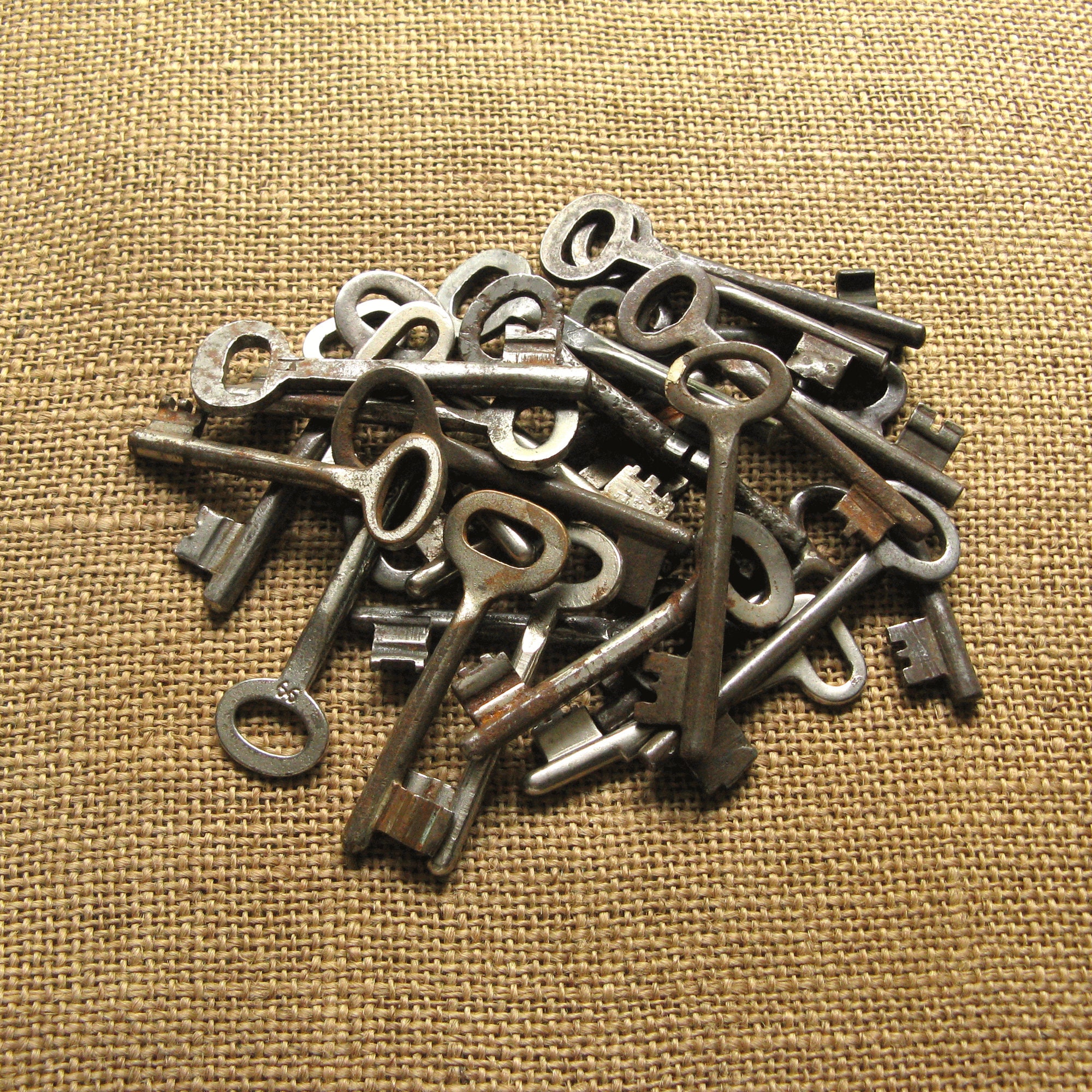 Vintage Metal Keys Rusty Hardware Scrap Craft Supply - Etsy
