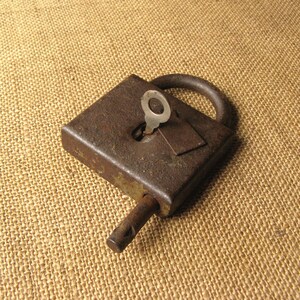 Vintage Lock, Padlock With Key, Working Padlock, Cottage Chic, Rust and ...
