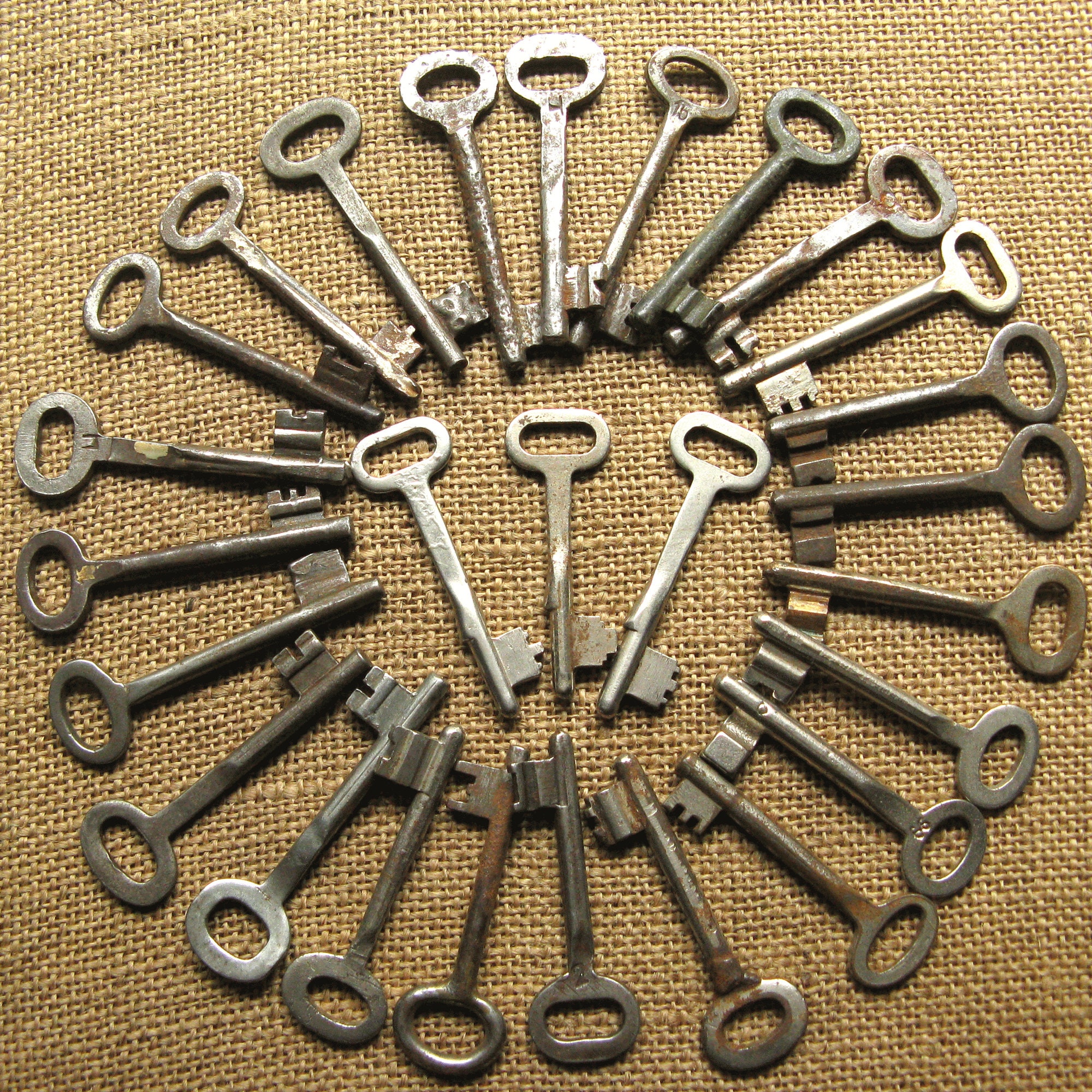 Vintage Metal Keys Rusty Hardware Scrap Craft Supply - Etsy