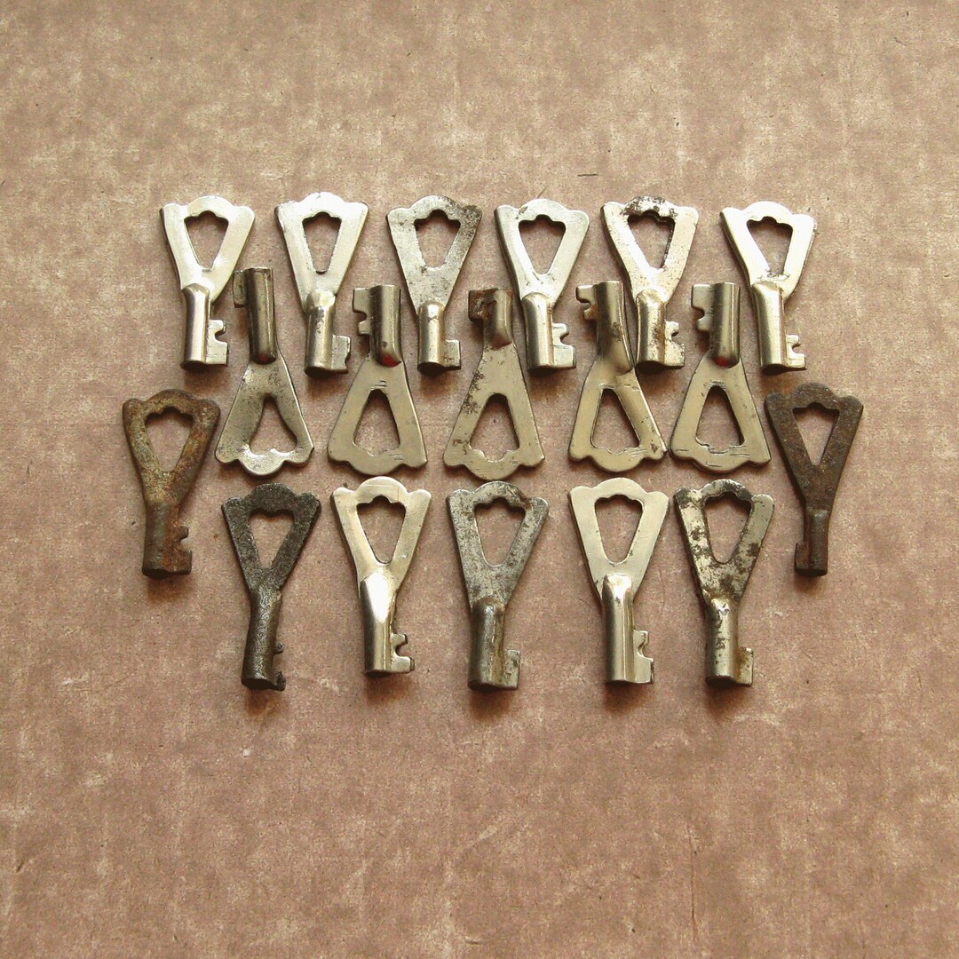 Small Old Keys, Antique Hardware, Double Sided Keys, Metal Art Supply ...