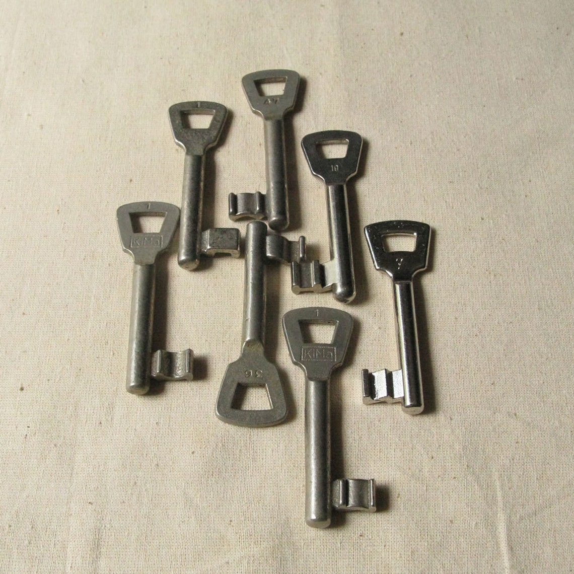 Vintage Skeleton Keys Old Fashioned Keys Large Metal Keys | Etsy