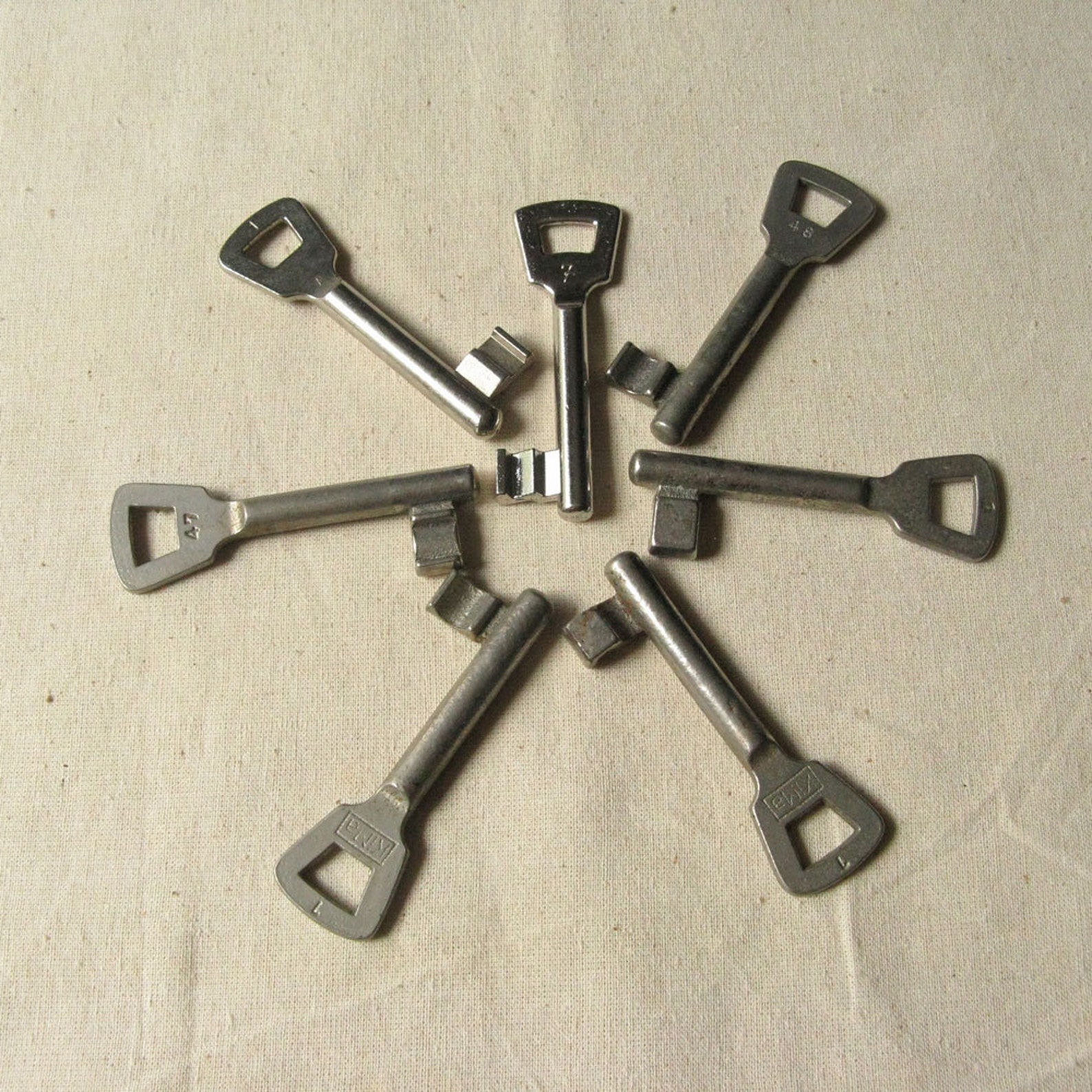 Vintage Skeleton Keys Old Fashioned Keys Large Metal Keys | Etsy