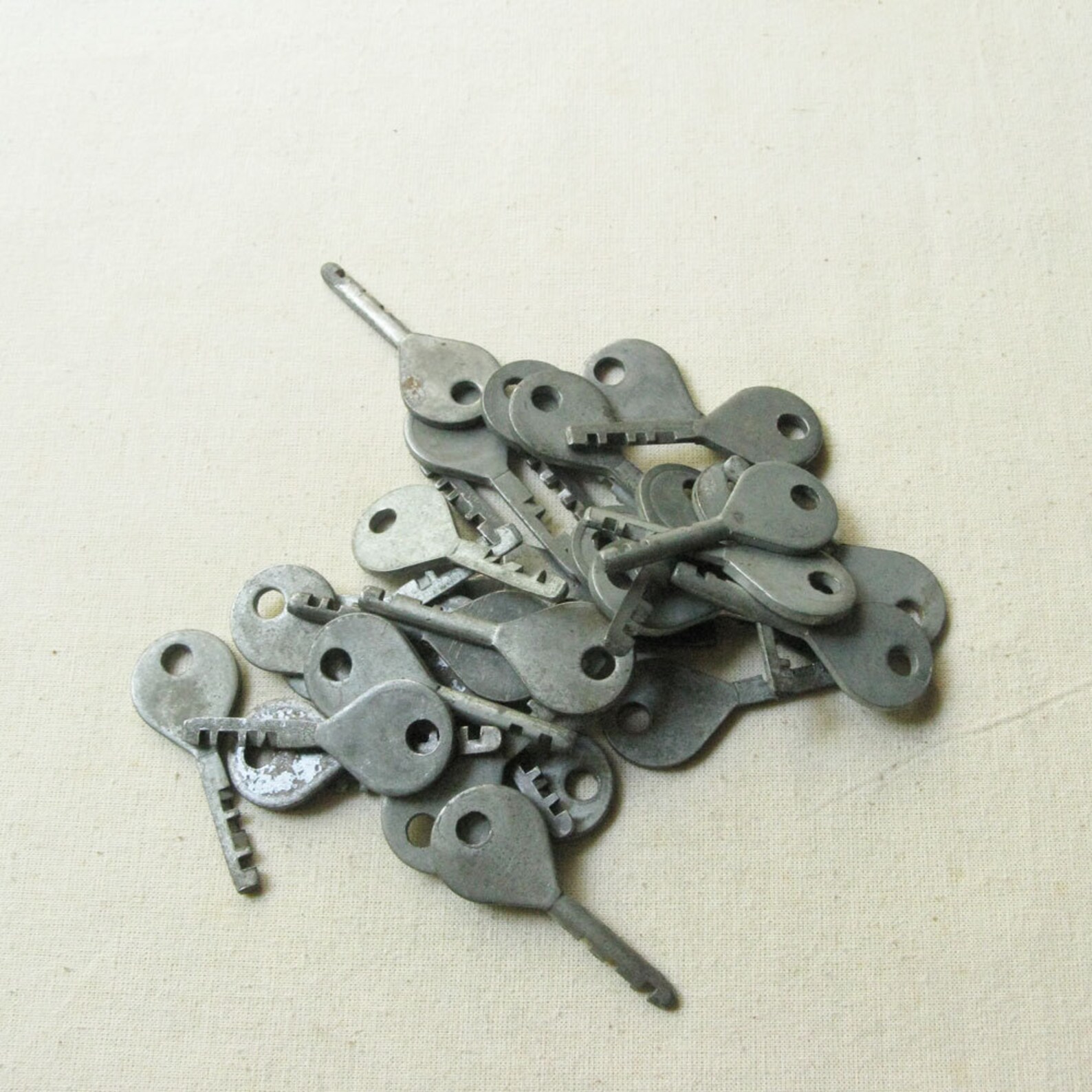 10 Pcs Vintage Keys Flat Keys Old Keys Steampunk Keys - Etsy
