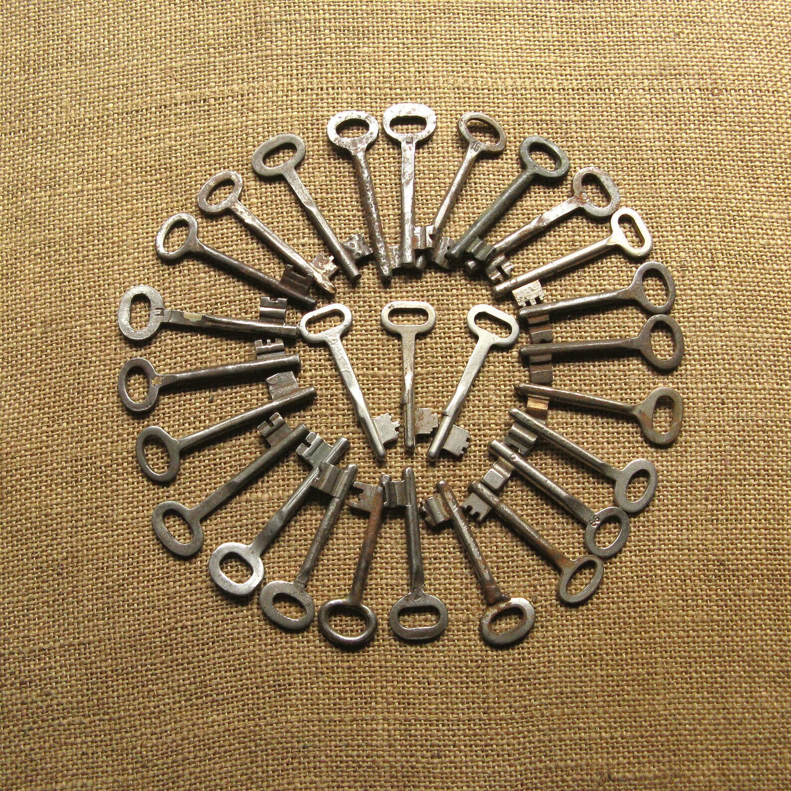 Vintage Metal Keys Rusty Hardware Scrap Craft Supply - Etsy