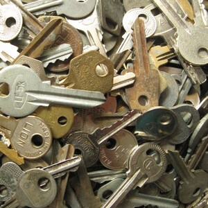 10 Pcs Vintage Keys, Flat Keys, Old Keys, Steampunk Keys, Strange Keys ...