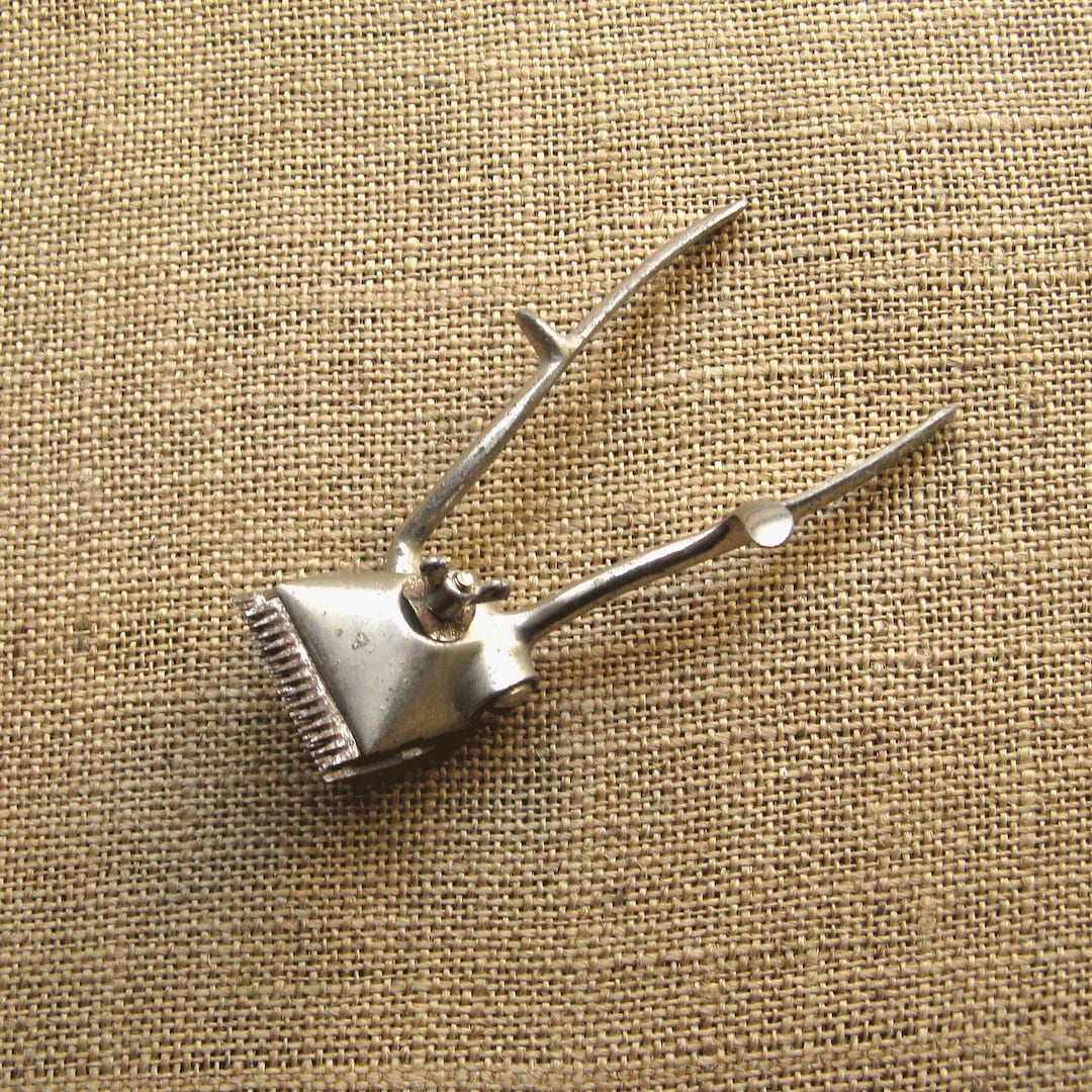 Vintage Hair Cut Trimmer, Vintage Clippers, Mechanical Hair Cut ...