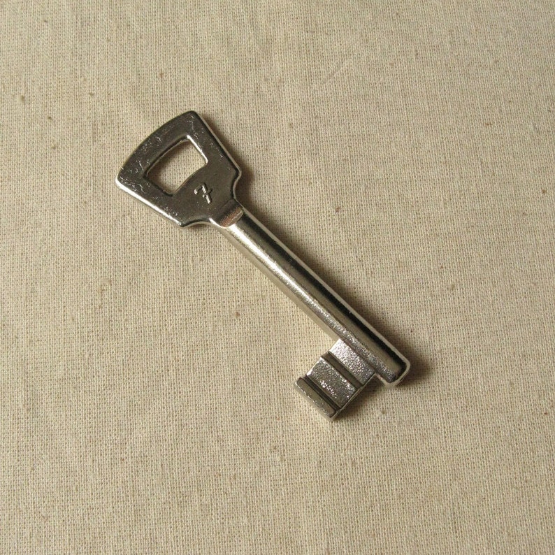 Vintage Skeleton Keys Old Fashioned Keys Large Metal Keys | Etsy