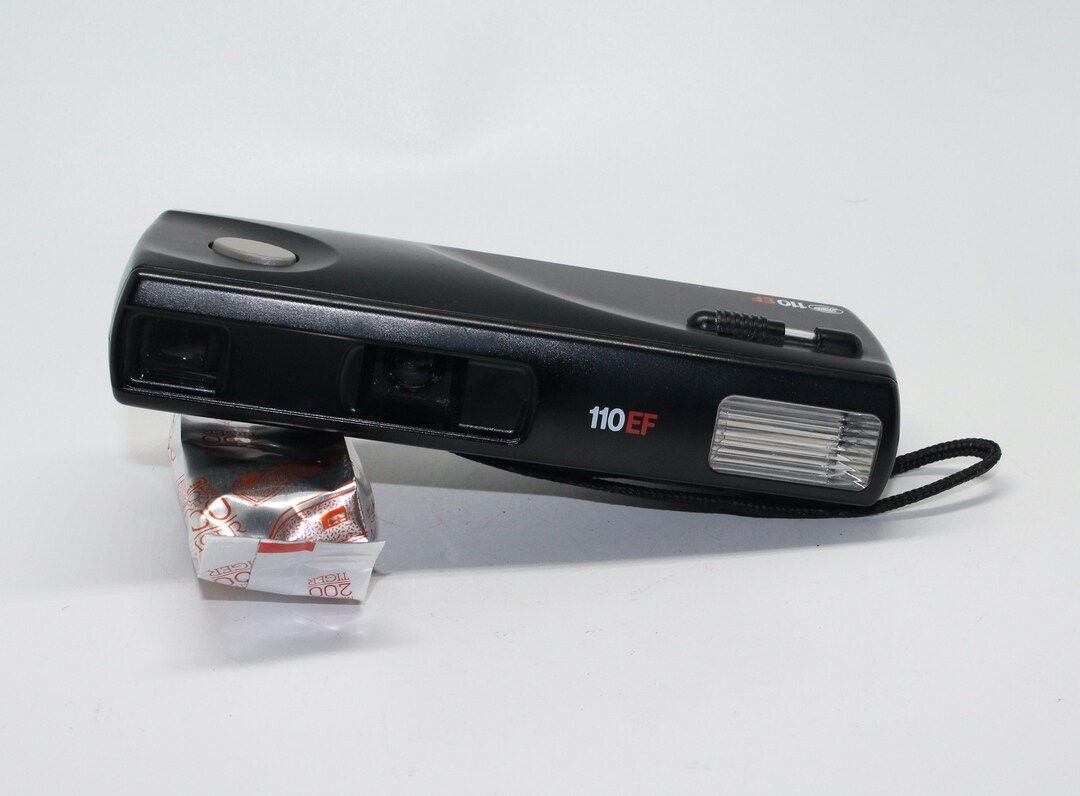 Vintage Boots 110 EF (electronic Flash) Sub Mini 110 Film Camera With ...