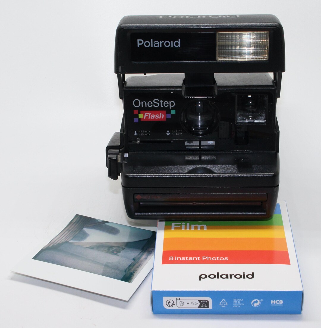Polaroid Onestep Flash Instant Camera With a Brand-new Polaroid 600 ...