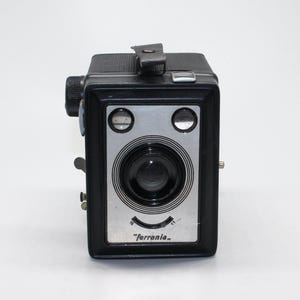 Ferrania Zeta Duplex 120 Film Viewfinder Box Camera With Carry Case ...
