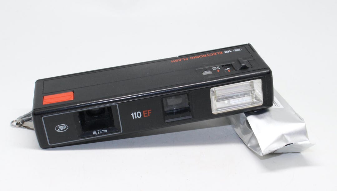 Fotocamera vintage Boots 110 EF Electronic Flash Sub Mini 110 Film ...