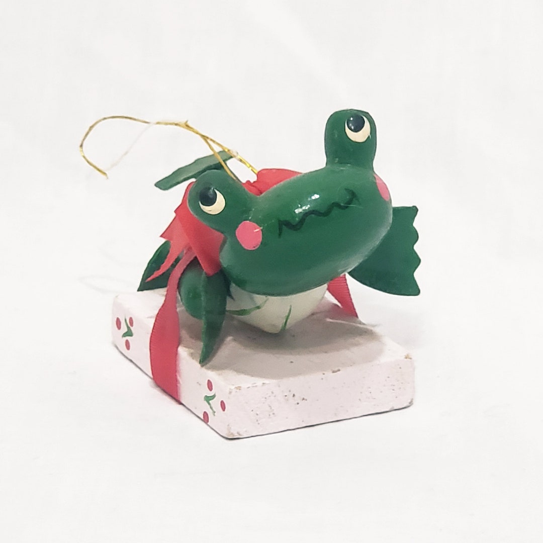 Green Frog Toad on Sled Wood Christmas Ornament Hand Painted 2.5 ...
