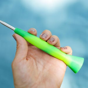 Ergonomic Hypercolor Crochet Hooks, Heat Activated 3D Printed Hybrid ...
