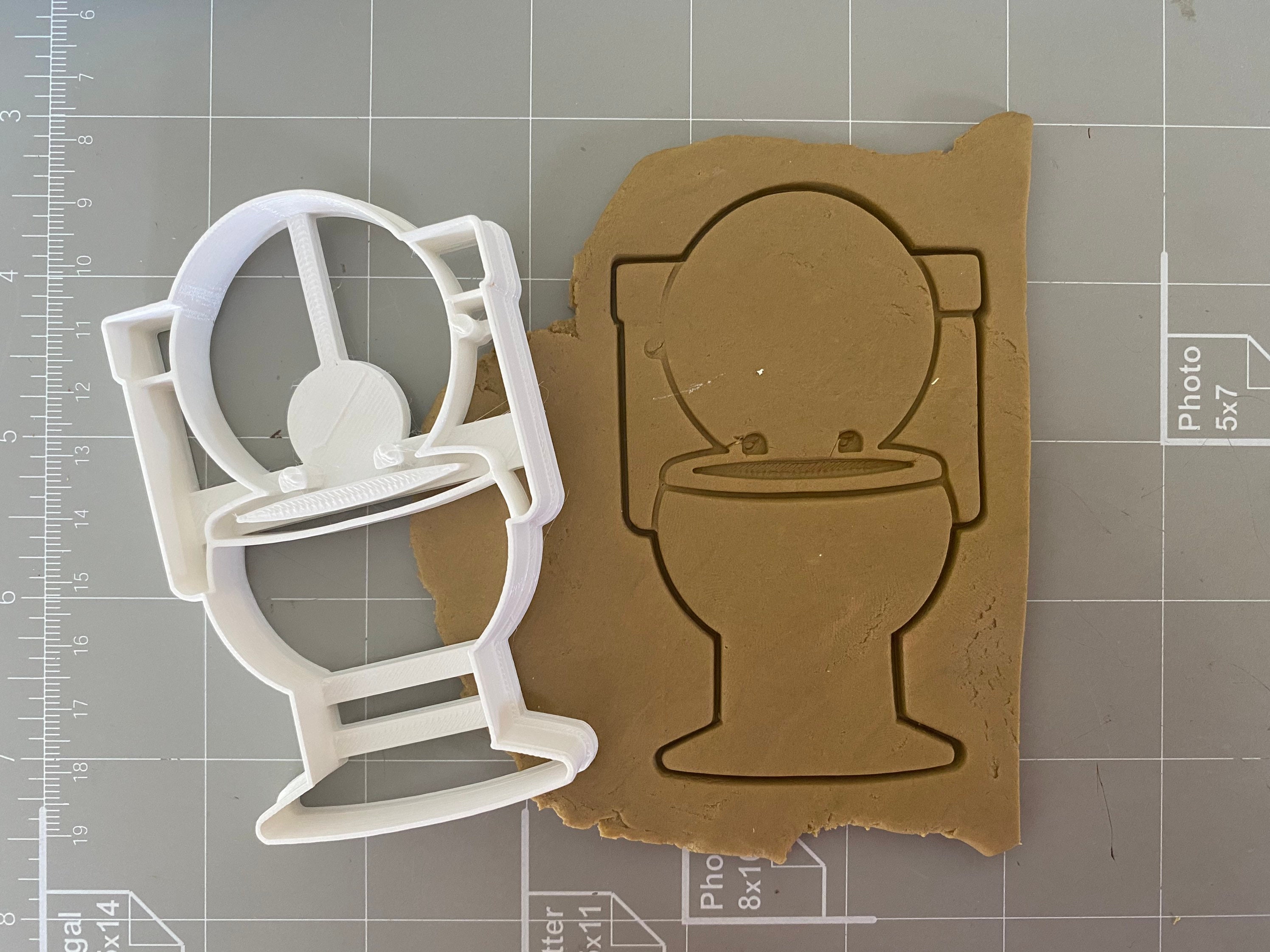 Toilet and Toilet Paper Cookie Cutter Set Fast Shipping - Etsy