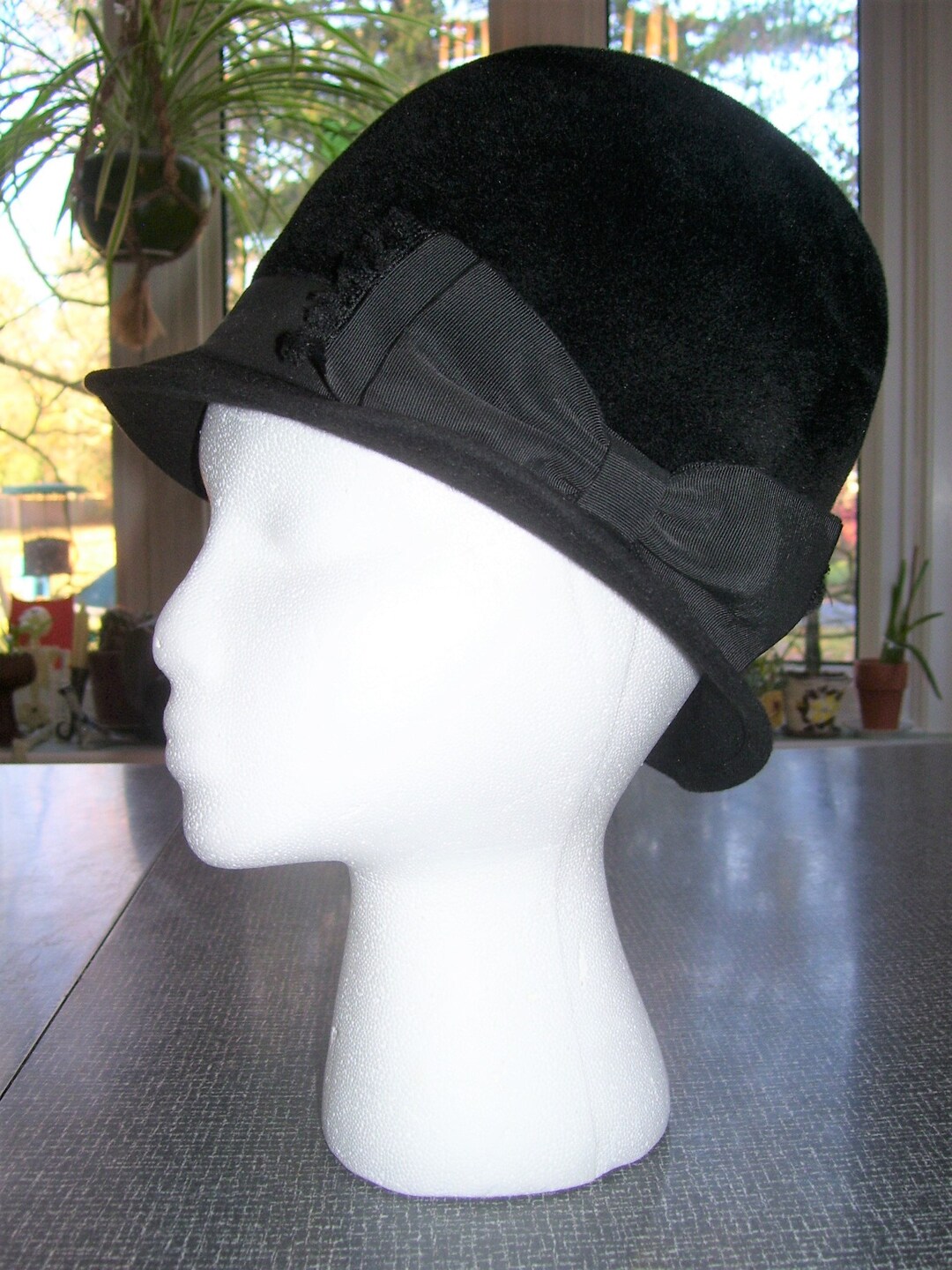 Jean Arlett Black Velour Hat Black Cloche Hat With Bow Band 21" Small ...