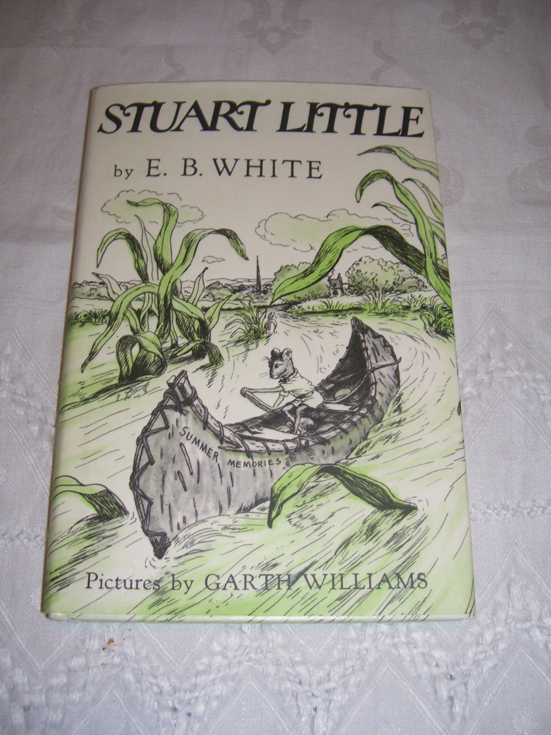 LIKE NEW Stuart Little by E.B. White Hardcover Vintage - Etsy