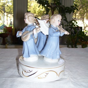 Porcelain Musical Figurine Musical Angels Music Box 5.75 Inches Vintage ...