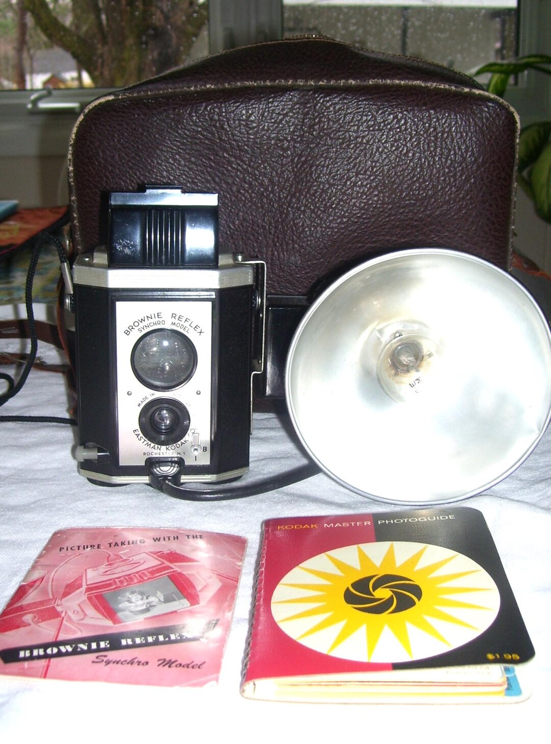 Kodak Brownie Camera With Lamp, Instruction Booklets, and Bag Brownie ...