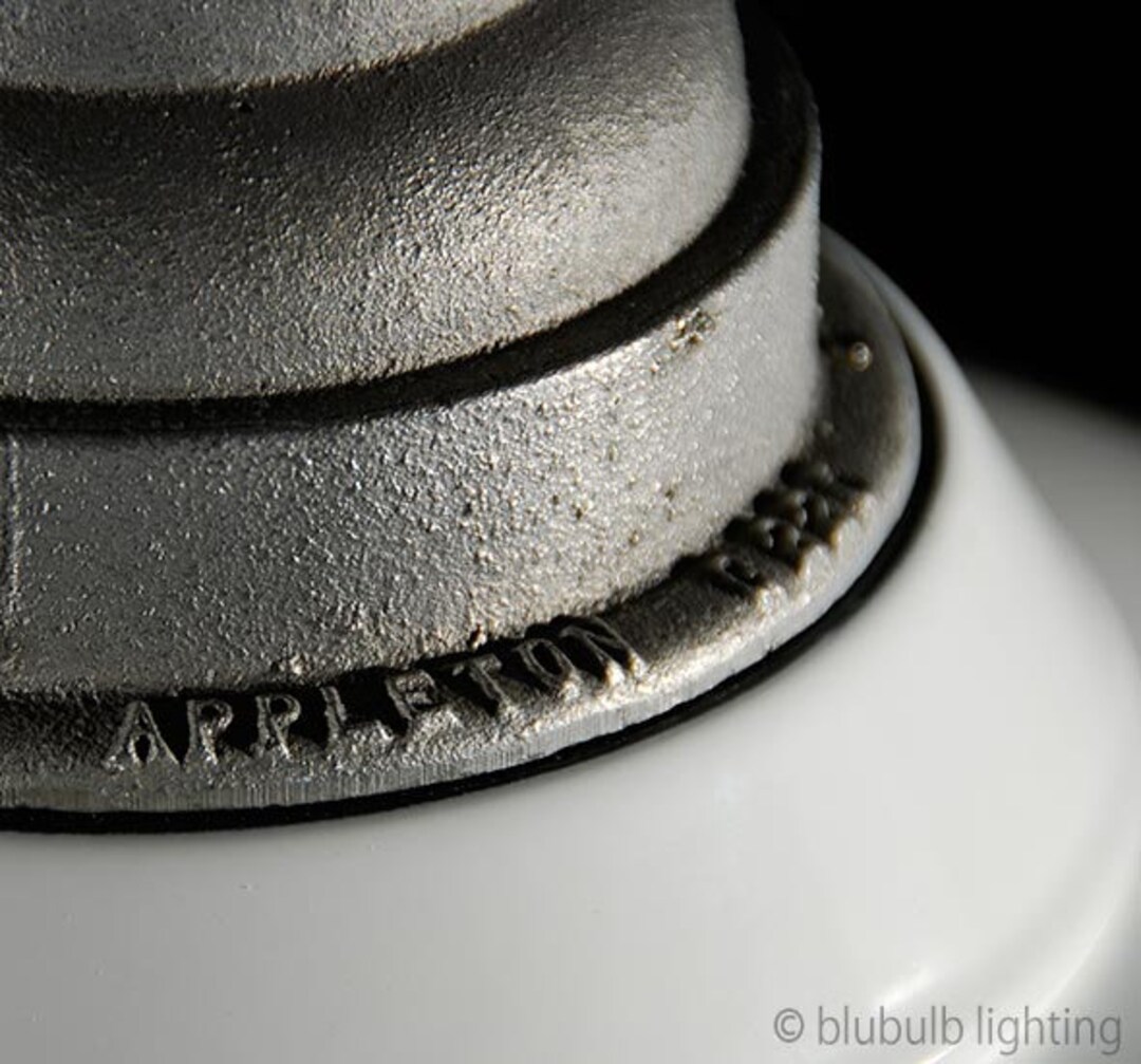 Appleton G220 Vintage Industrial Light Fixture - Etsy