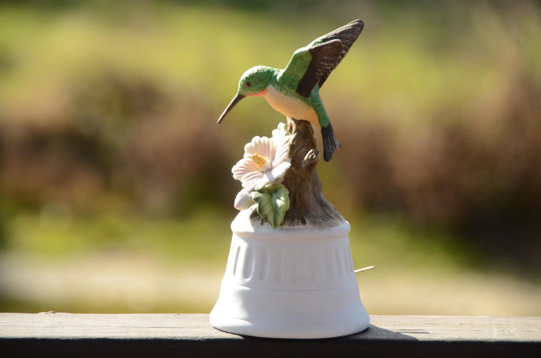 Vintage Porcelain HUMMINGBIRD MUSIC BOX Bisque Porcelain Green ...