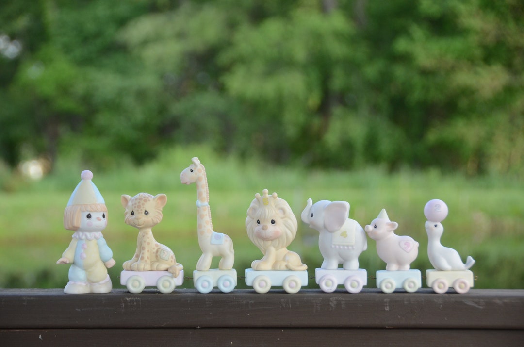 Precious Moments Circus Train Figurines: Clown & Lion, Hourglass Mark ...