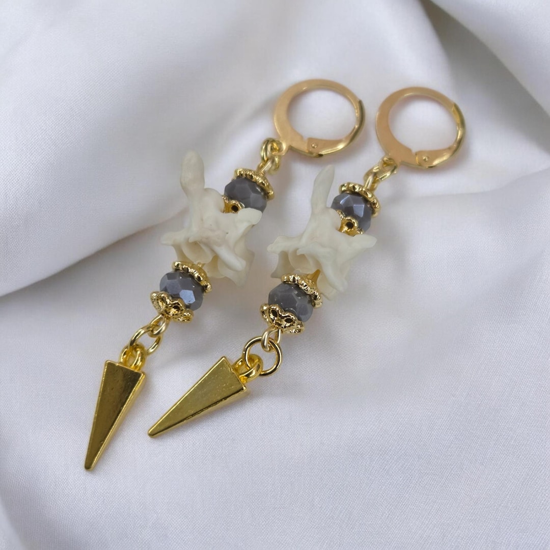 Perfectly Imperfect Victorian Inspired Rattlesnake Vertebrae Earrings ...