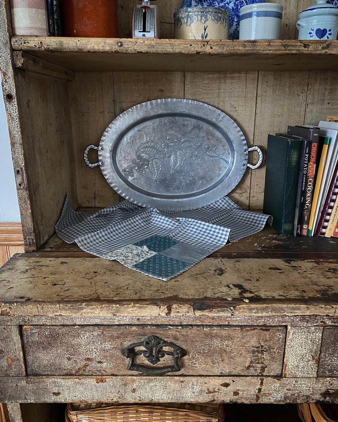 Vintage Everlast Metal Hammered Silver Aluminum Platter With Etched ...