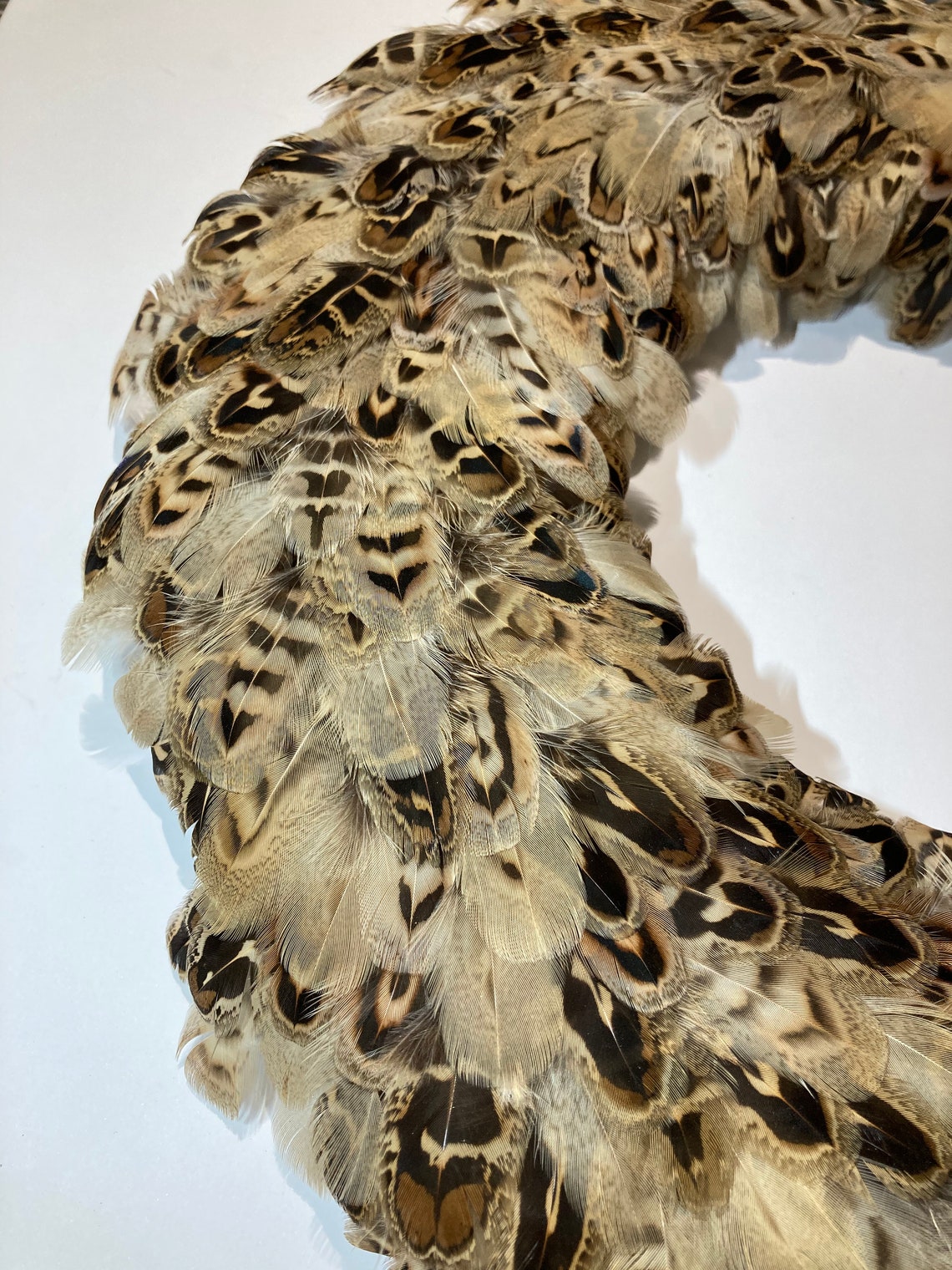 PLUCKING FABULOUS Hen Pheasant Feather Wreath - Decorative Natural ...