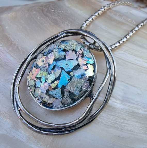 Roman glass jewelry store