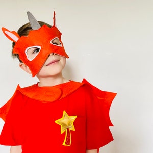 Gold Star Badge, World Book Day Dragon Badge, Shooting Star Badge, Gold ...