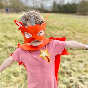 Gold Star Badge, World Book Day Dragon Badge, Shooting Star Badge, Gold ...
