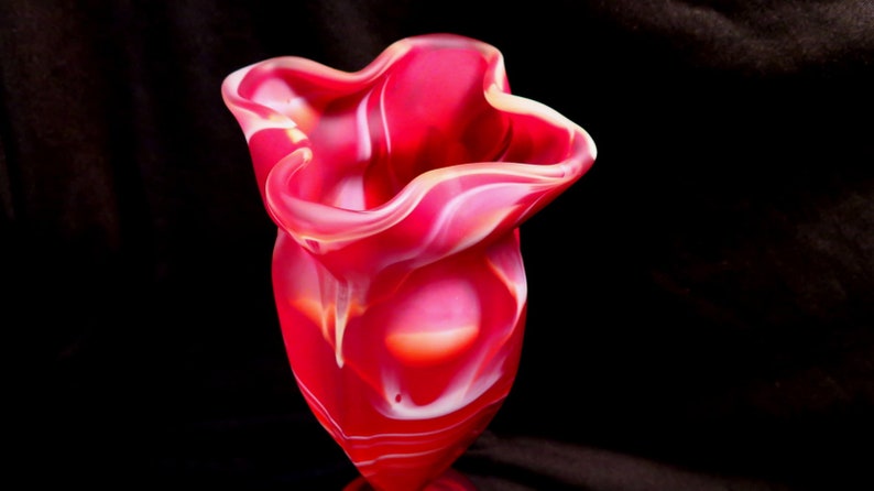 Vintage Satin Finished Red Slag Glass Vase! - Etsy