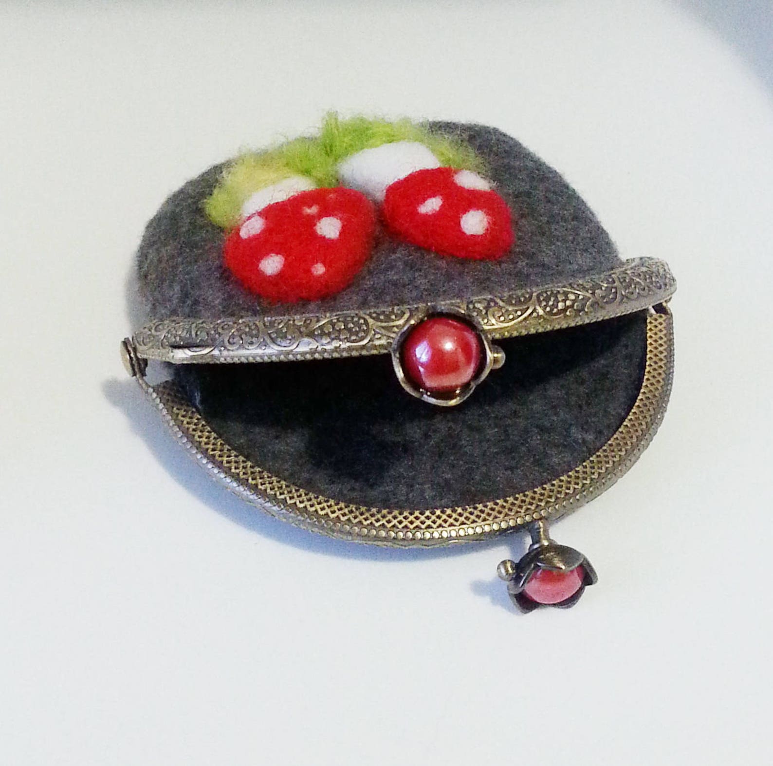 Felted Coin Purse Mushrooms Mini Coin Purse Stylish Accessory - Etsy